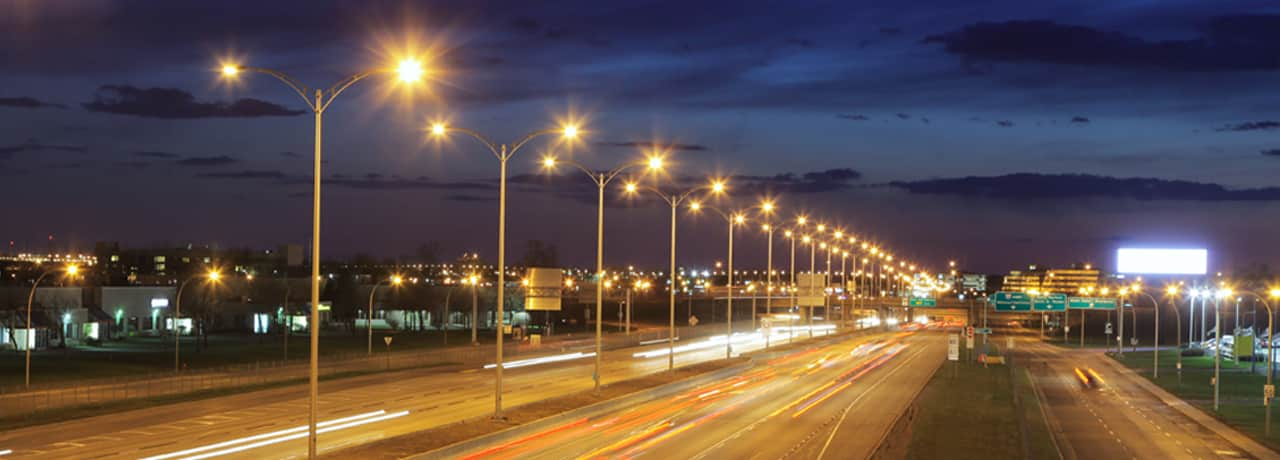 How do LED smart street lights work with street lamp light sensors?